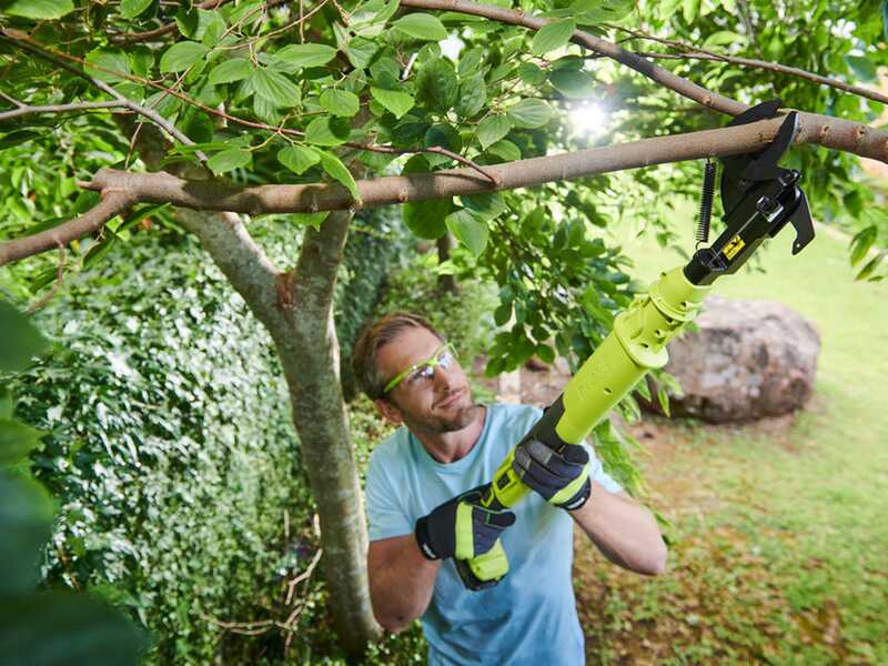 Akku-Astschere RYOBI OLP1832BX - 18V im Angebot | Agrieuro